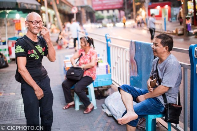 重庆街头76岁最老棒棒 用肩膀撑起一个家 影像中心 浙江在线